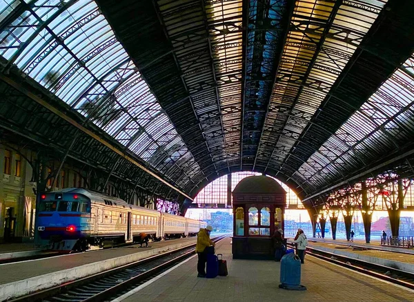 Beautiful railway stations Stock Photos, Royalty Free Beautiful railway ...