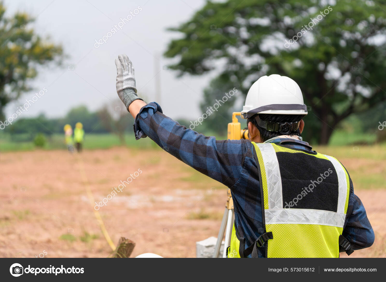 Surveyor Builder Civil Engineer Theodolite Transit Equipment ...