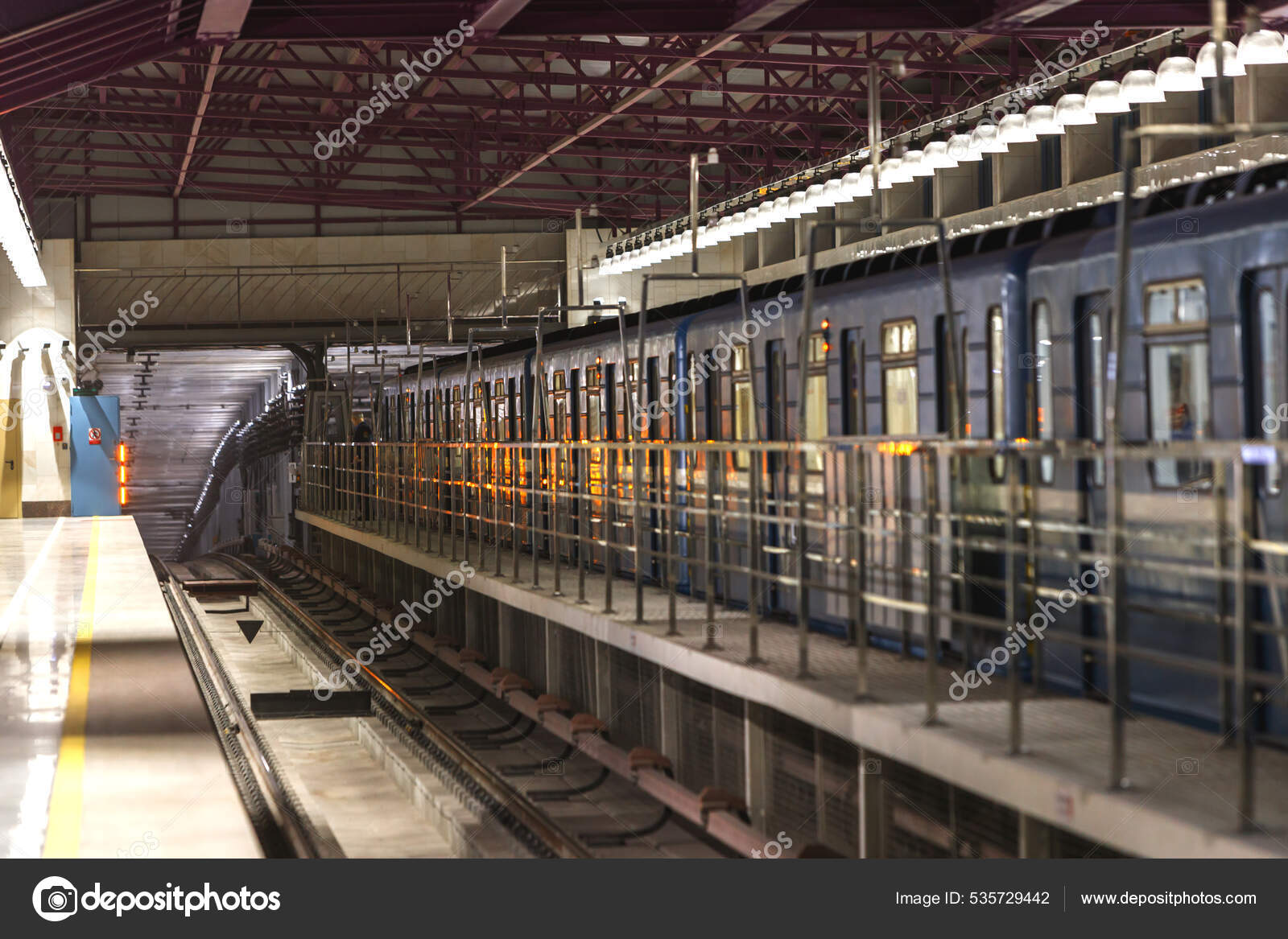Underground Train Station View Tunnel Entrance Subway Public ...
