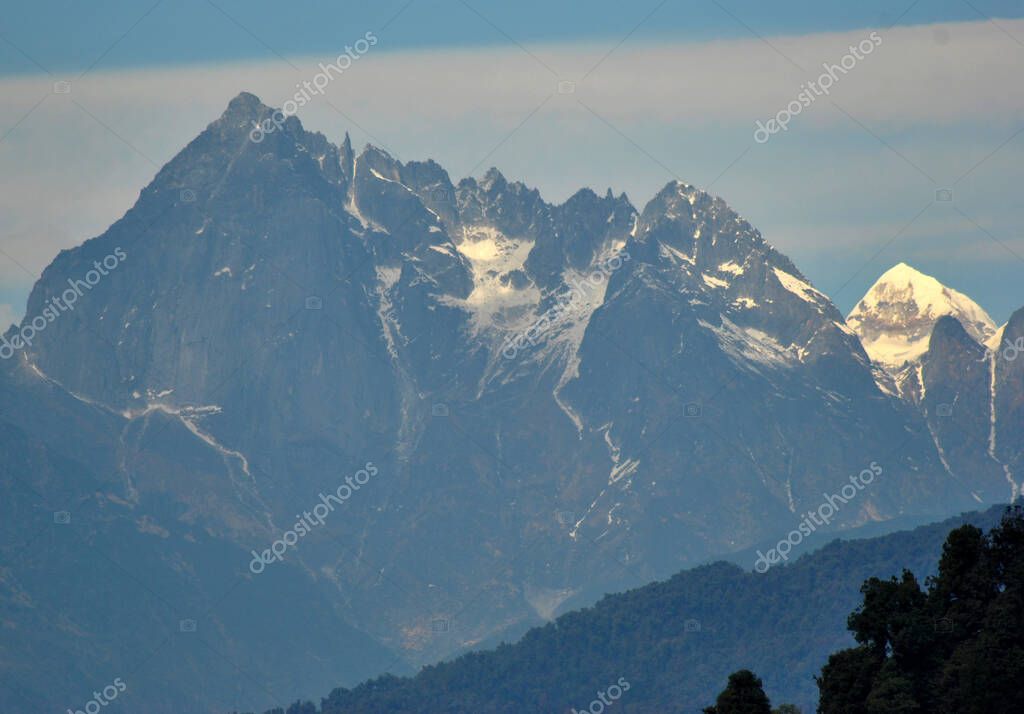 Una vista panorámica del monte. Pico de Guicha 6127 m (21444.5 pies de ...