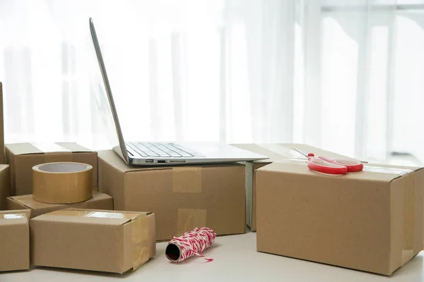 Office moving boxes Stock Photos, Royalty Free Office moving boxes ...