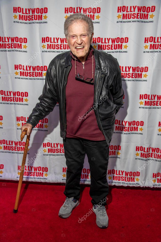 El actor Hank Garrett asiste a la firma de libros de "Dear Bob" Bob ...