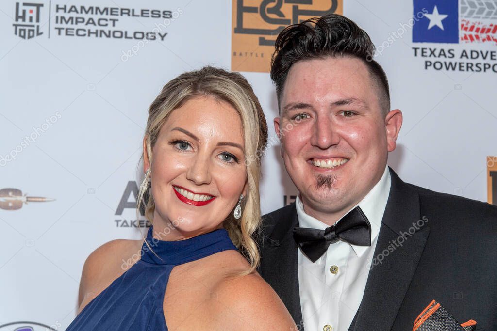 Jodi y Jonathan Clausen asisten a Suzanne DeLaurentiis Productions ...