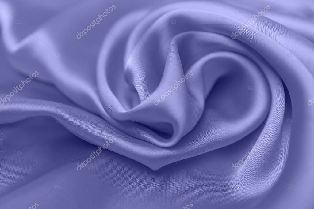 Suave satén de color morado. Fondo plegado y fluido. Diseño decorativo ...