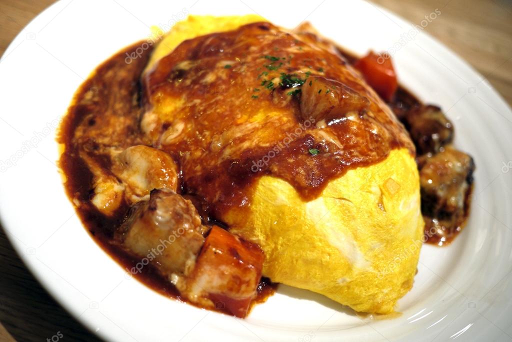 Arroz de tortilla de curry japonés - Omurice 2023