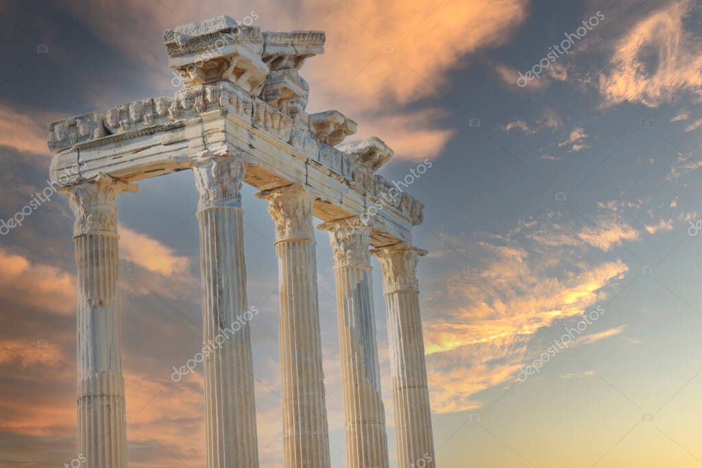 El Templo de Apolo es un templo romano construido alrededor del año 150 ...