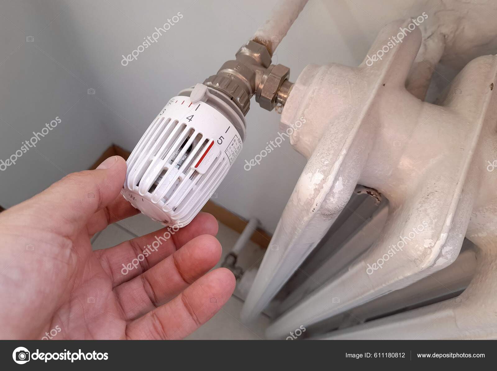 Thermostatic Valve Home Heating — Stock Photo © AlfonsVen #611180812