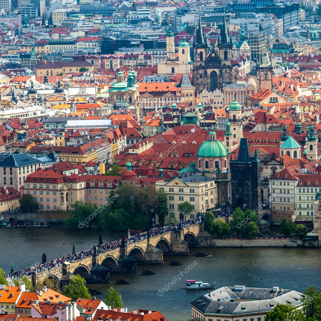 PRAGA, REP BLICA CHECA - CIRCA MAYO 2017: Vista de la ciudad de Praga, la capital de la Rep ...