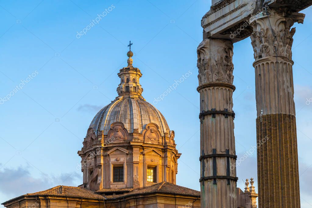 Panorama desde la cúpula de la Iglesia de Santi Luca e Martina de culto ...