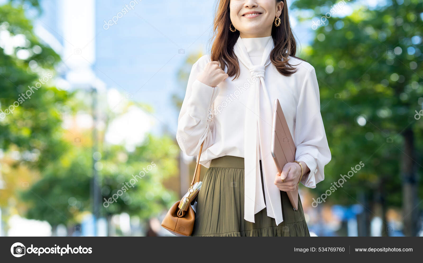 Female Commuting Office Casual Style Outdoors — Stock Photo © marucco ...