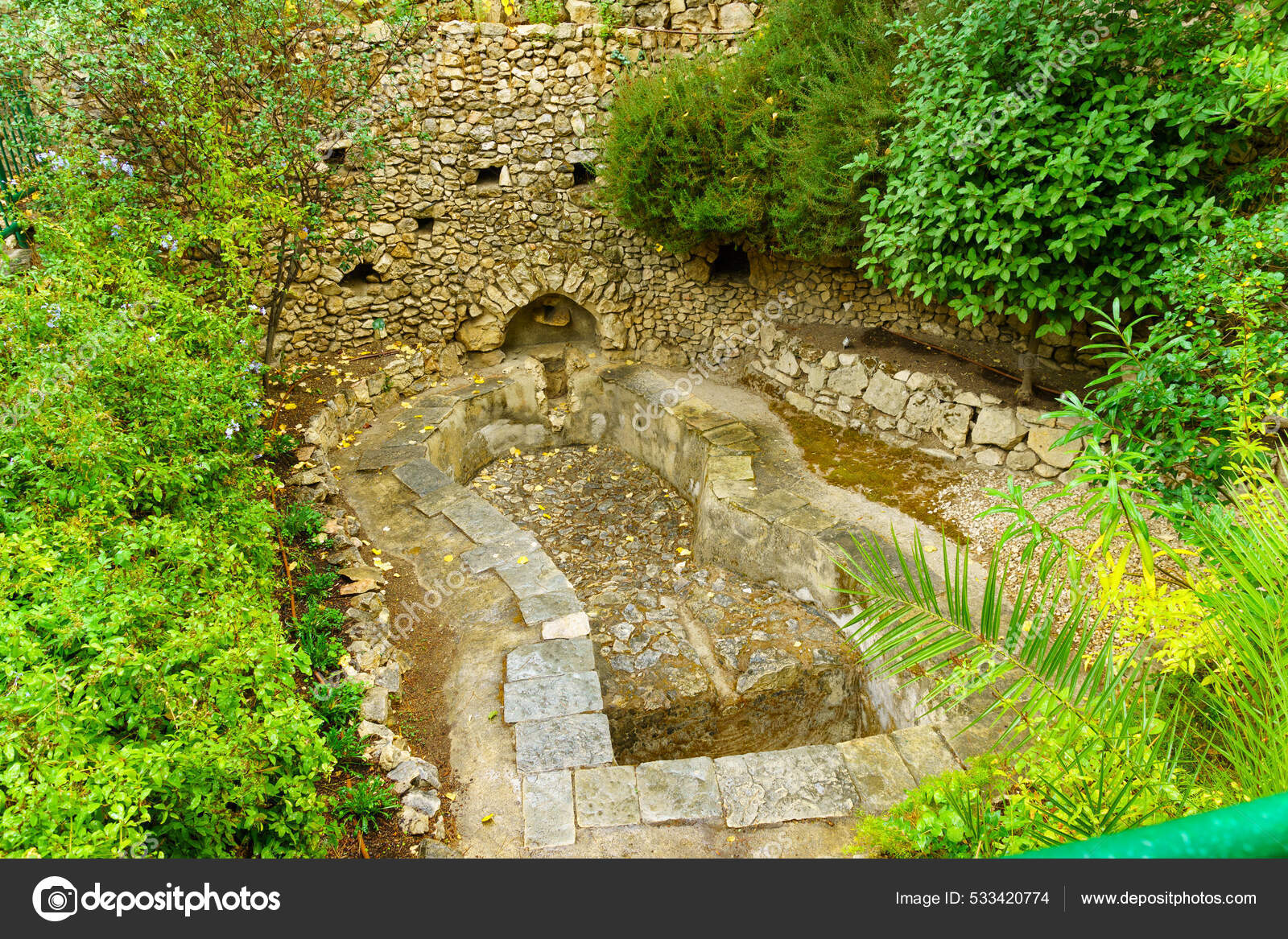 Symbol Inside The Garden Tomb | Fasci Garden