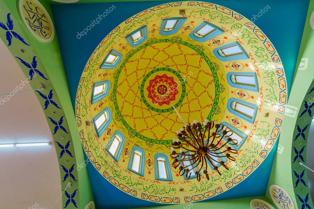 Tayibe, Israel - 09 de abril de 2022: Vista de la c pula de la mezquita Salah al-Din, en el ...