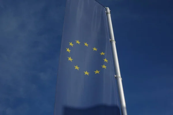 Bandera de la Uni n Europea, bandera azul con estrellas amarillas que ...