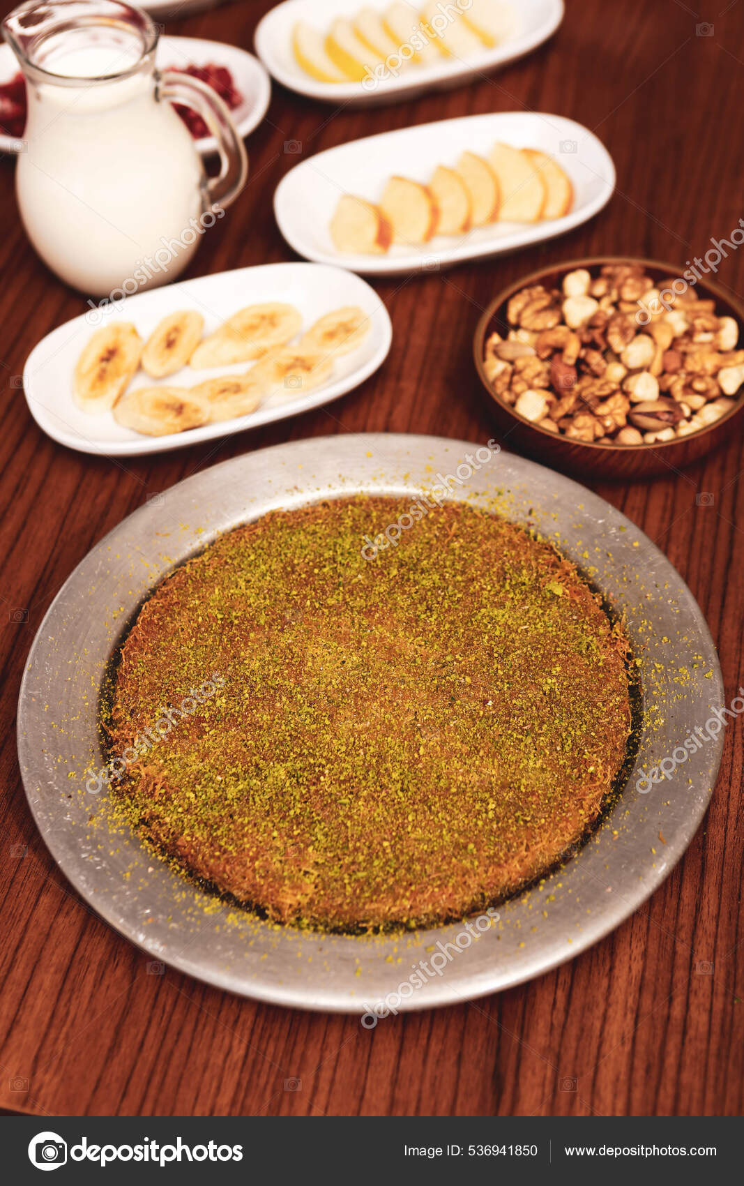 Turkish Dessert Kunefe Kunafa Kadayif Pistachio Powder Cheese Hot Eaten ...