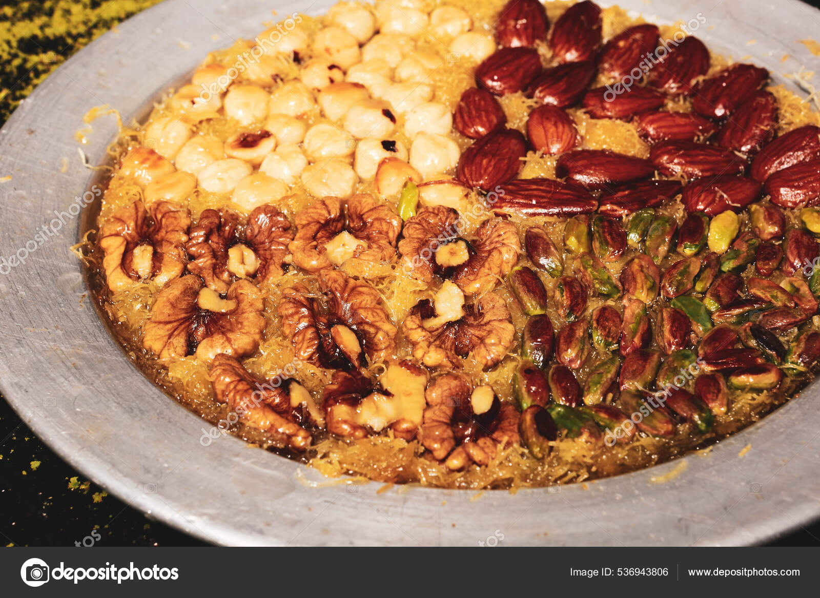 Turkish Dessert Kunefe Kunafa Kadayif Pistachio Powder Cheese Hot Eaten ...