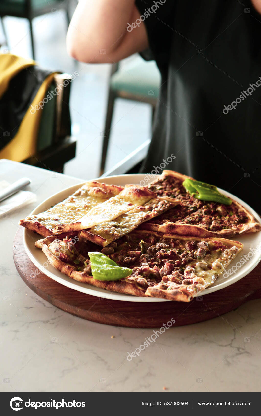 Plato Tradicional Turco Horno Pide Pizza Pide Turca Aperitivos Del ...