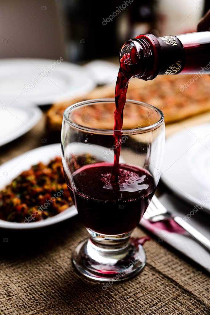 Salgam suyu, bebida turca popular, jugo de nabo 2023