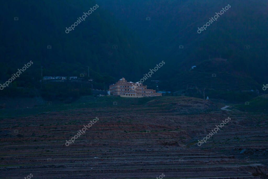 Sunrise view of Tehri mountains. Scenery sunrise over Tehri Lake ...
