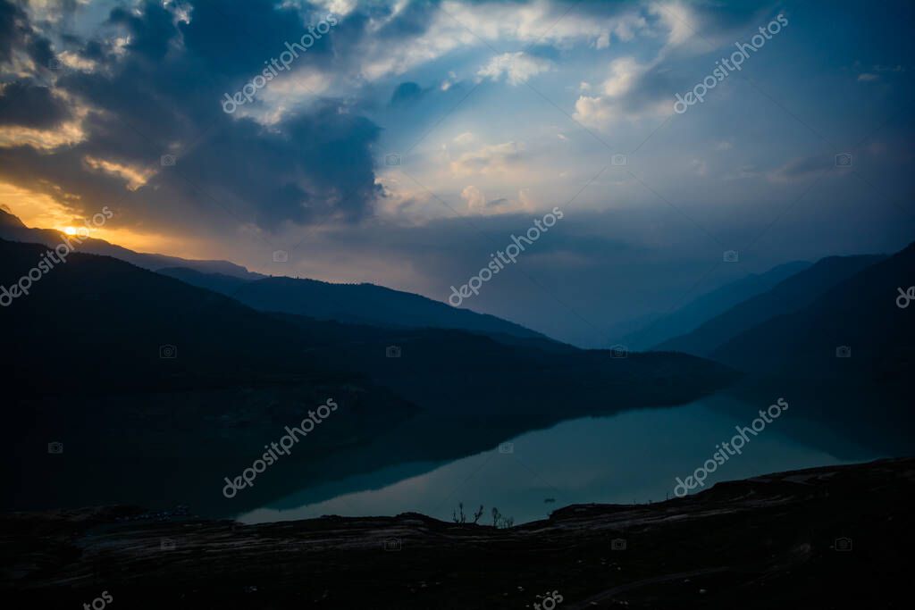 Sunrise view of Tehri mountains. Scenery sunrise over Tehri Lake ...