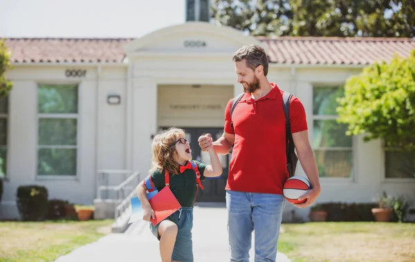 Parent drop off Stock Photos, Royalty Free Parent drop off Images ...