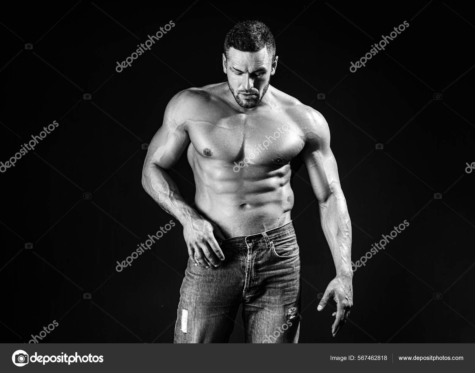Un Bel Homme Masculin Homme Musclé Avec Torse Sexy Modèle Masculin