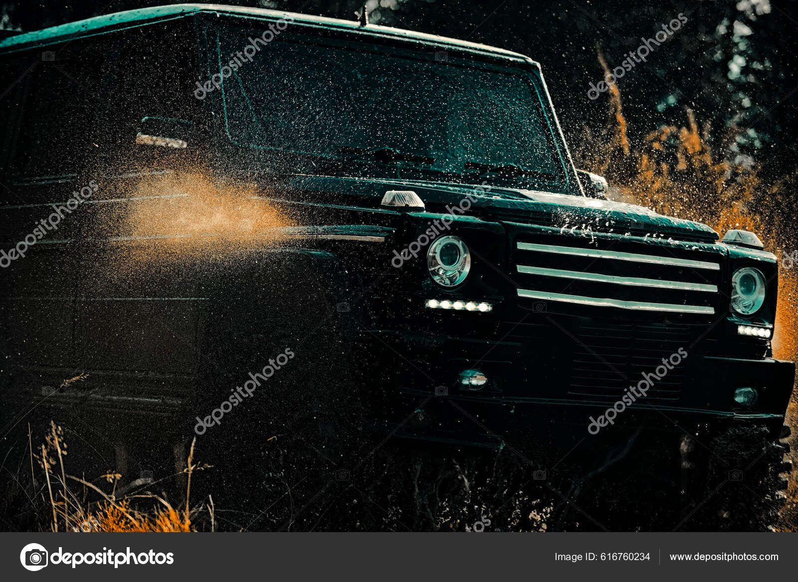 Mud Water Splash Road Racing Road Travel Mountain Road Track — Stock ...