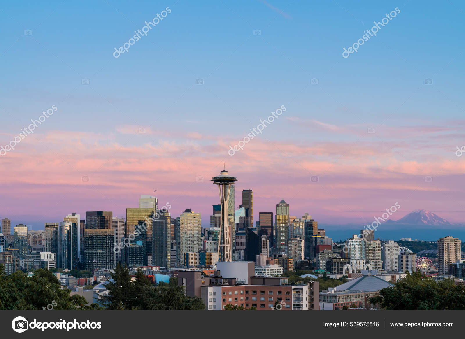 Seattle skyline panorama with iconic view observation tower called ...