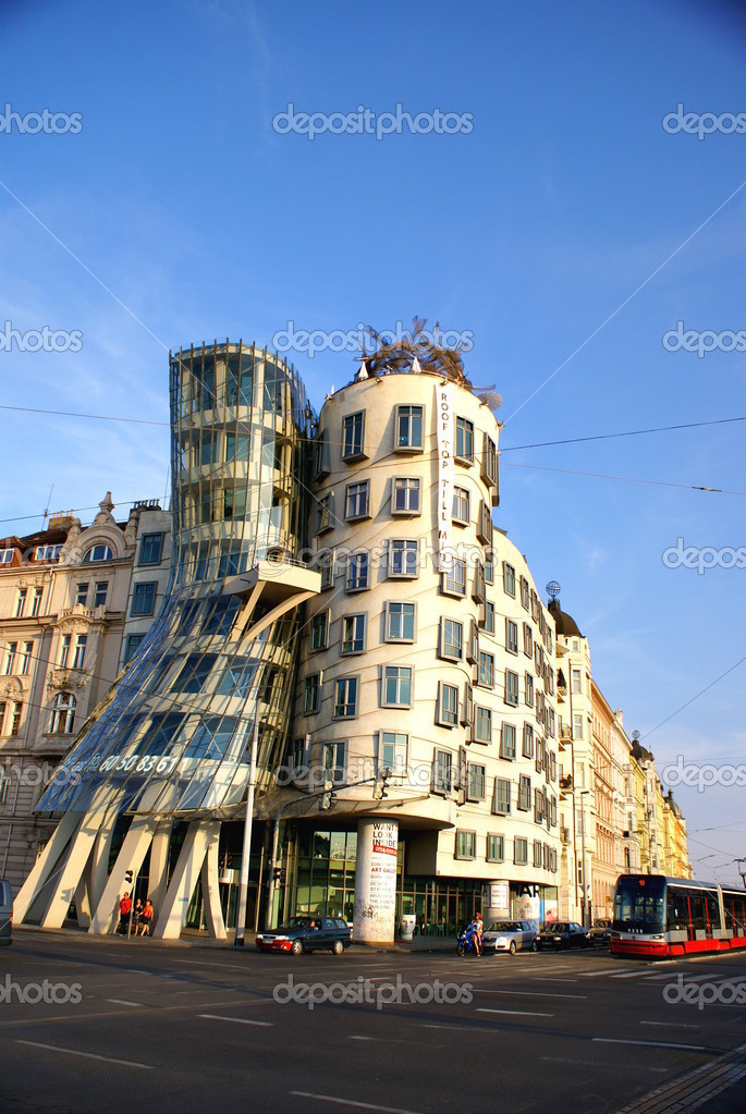 Street view with famous Dancing House — Stock Editorial Photo ...