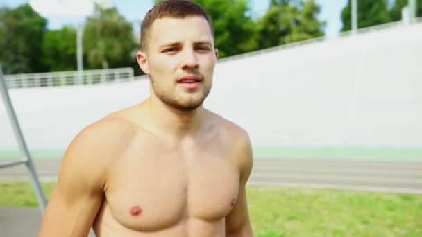 3,089 vídeos de Culturista desnudo, metraje de Culturista desnudo sin royalties | Depositphotos