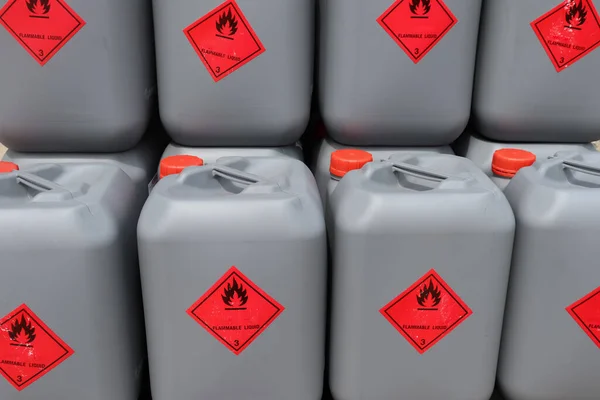 Tanques químicos inflamables utilizados en la industria y el ...