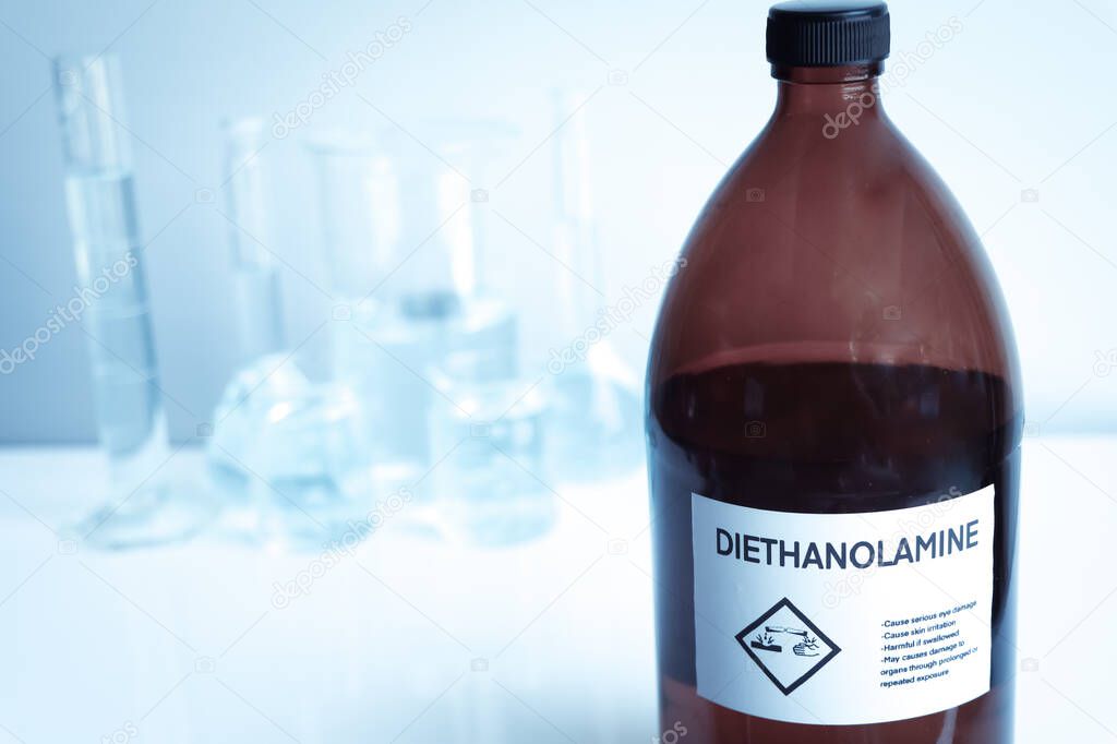 dietanolamina en botella, química en el laboratorio y la industria 2022