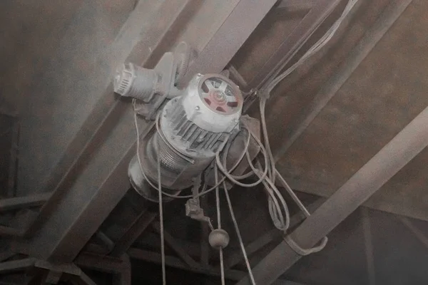 Mecanismo de elevación de polipasto eléctrico telfer industrial y equipo con cuerda. 2024