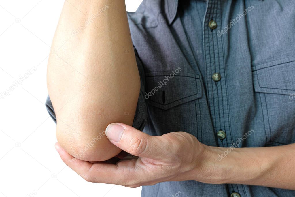 Los hombres usan sus manos para sostener sus codos y Él tenía dolor en ...