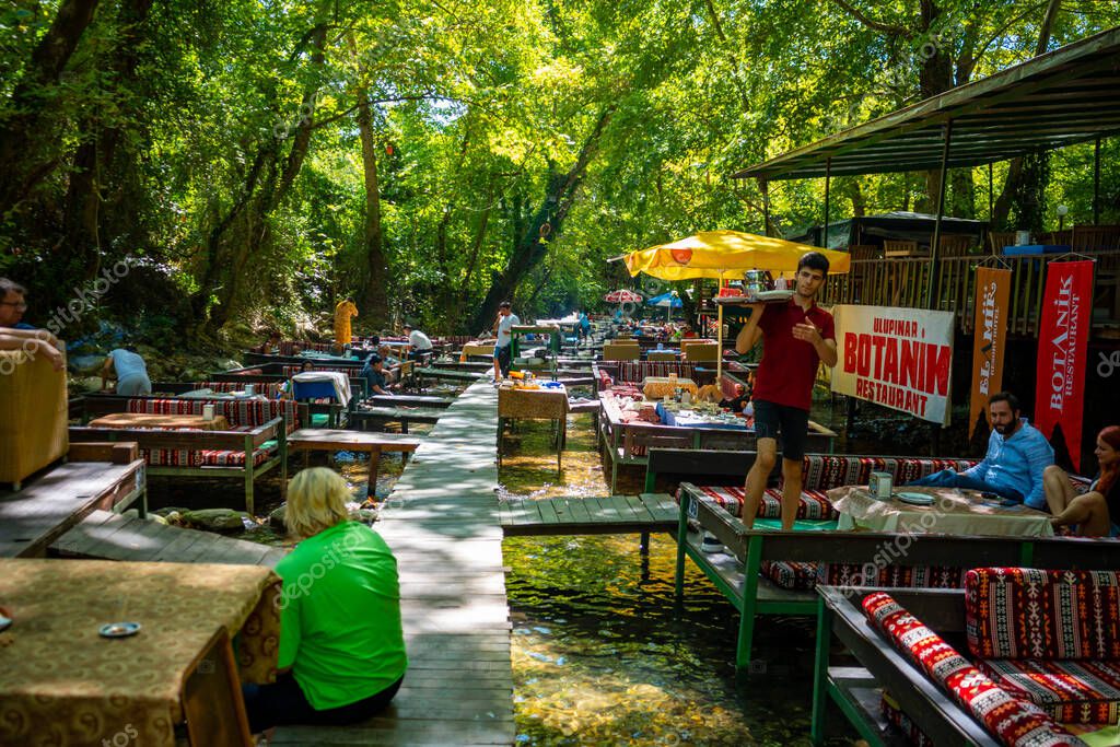 Ulupinar, Turquía - 9 de septiembre de 2022: Restaurantes tropicales en ...