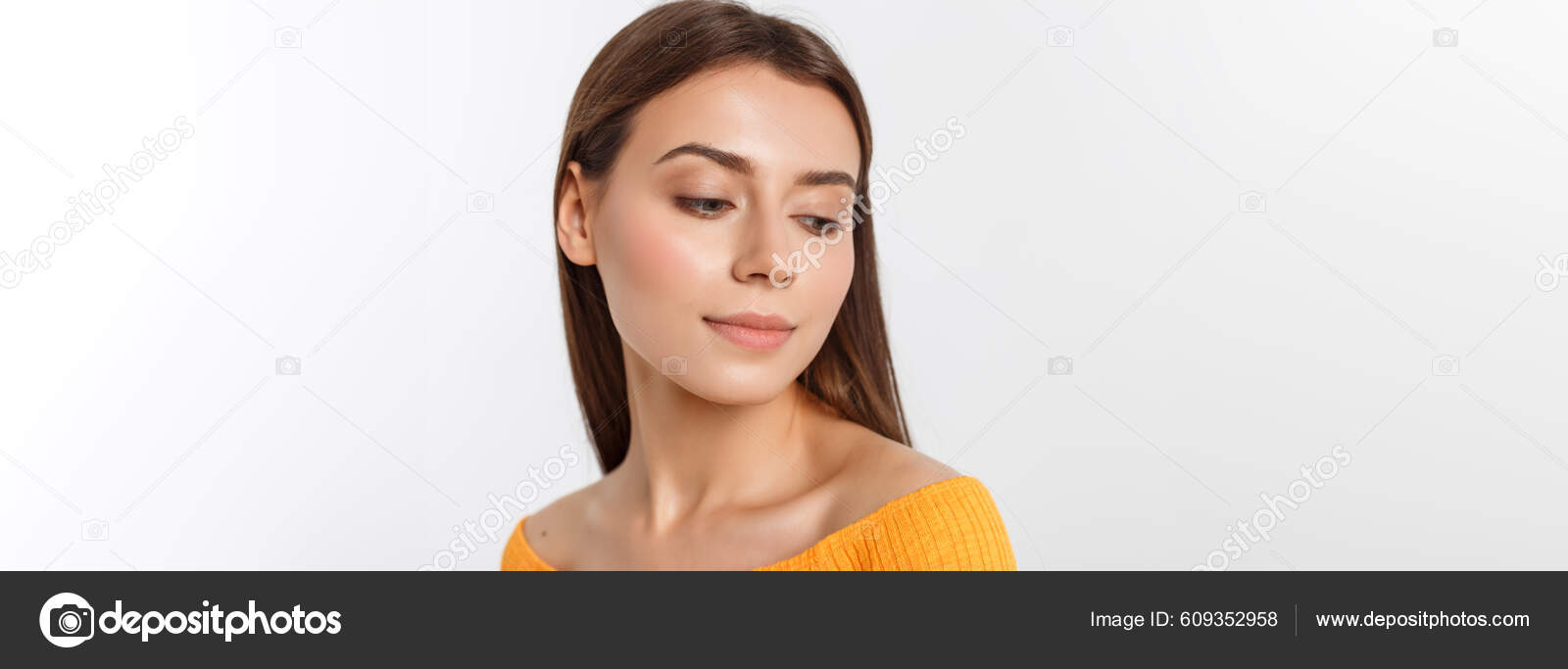Friendly Smiling Young Woman Beatiful Face Portrait Studio Shot — Stock ...