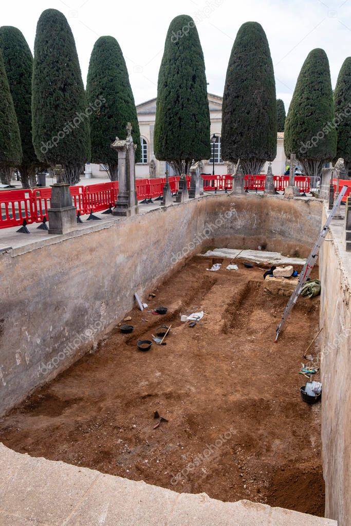 monumento para recuperar la memoria histórica de la Guerra Civil ...