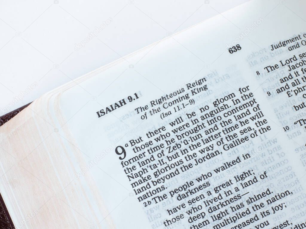 Libro abierto de la Biblia Isaías 9 profecía, el reino justo de ...