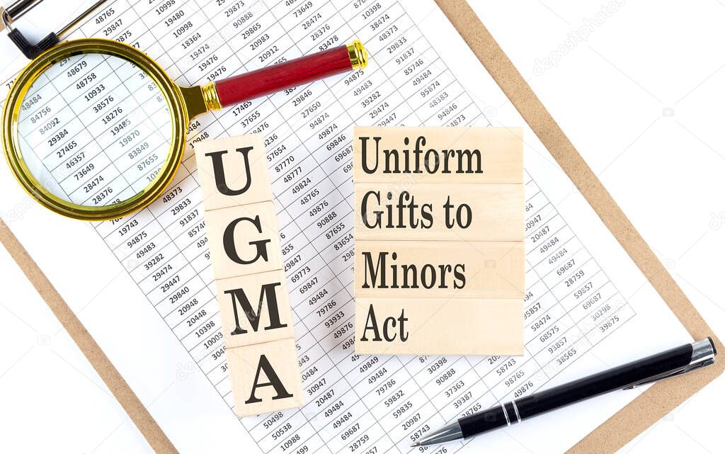 UGMA - Regalos uniformes a menores Actúa el texto sobre un bloque de ...