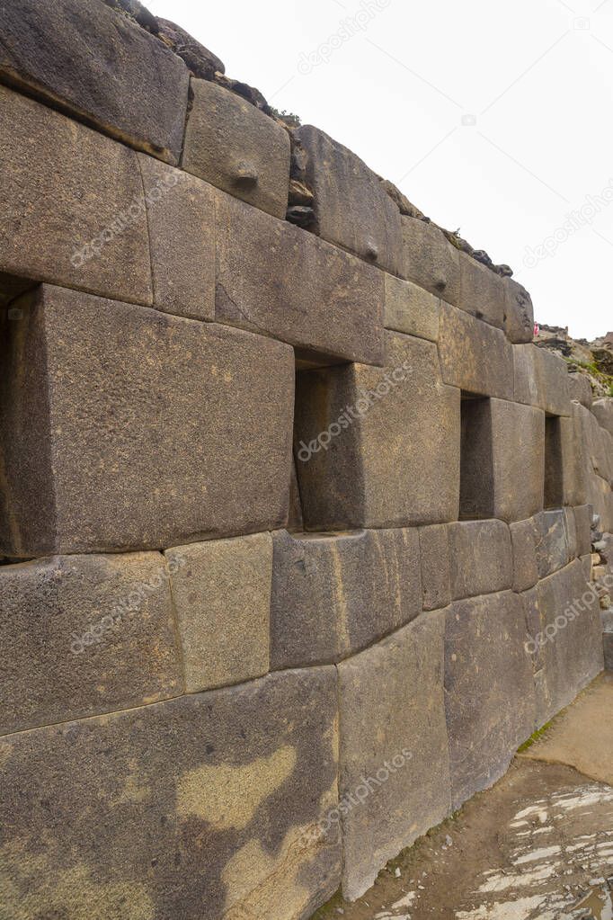 Ollantaytambo, una fortaleza y ciudad de Incas en Cusco Perú. Antiguo edificio en Valle Sagrado ...