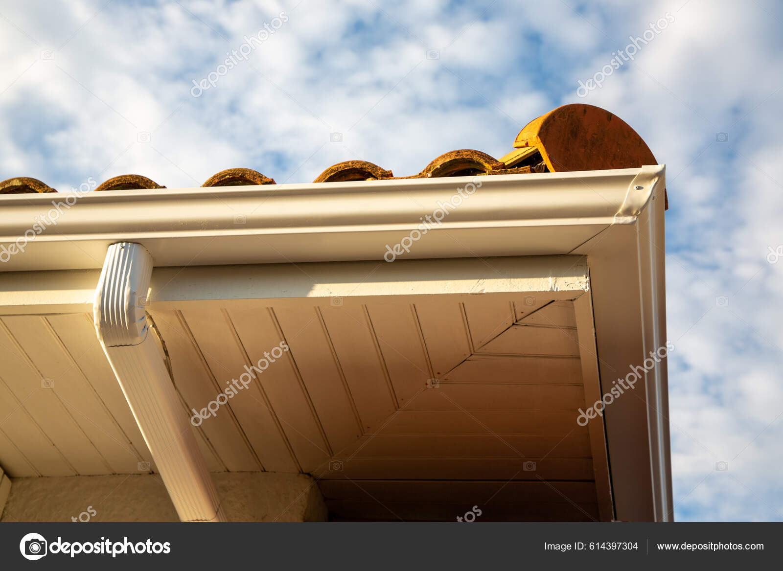 Rain Gutter System Corner Gutters Drainage System Downpipe Roof Stock ...