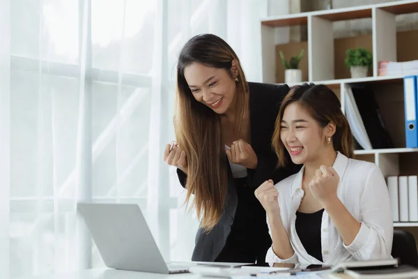 Exceed sales targets Stock Photos, Royalty Free Exceed sales targets ...