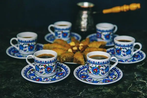 Zestaw kawa po turecku images libres de droit, photos de Zestaw kawa po ...