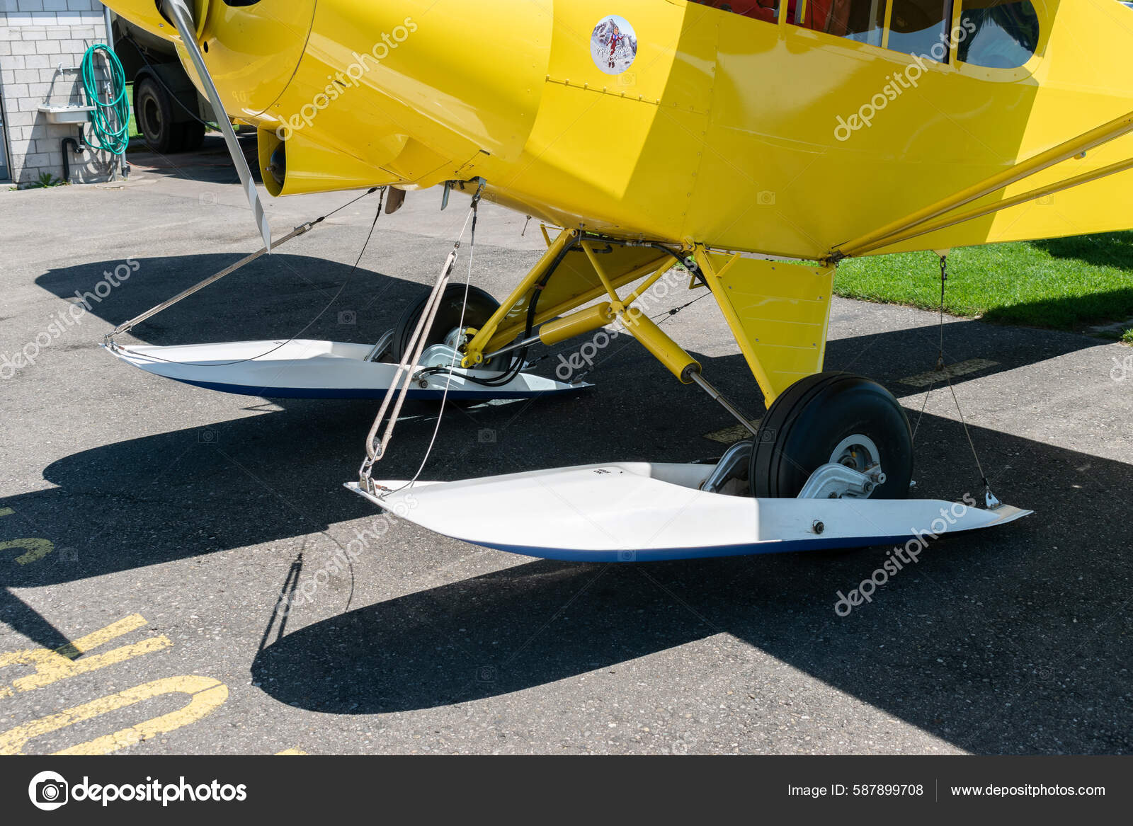 Lommis Switzerland May 2022 Piper Pa18 150 Super Cub Propeller — Stock ...
