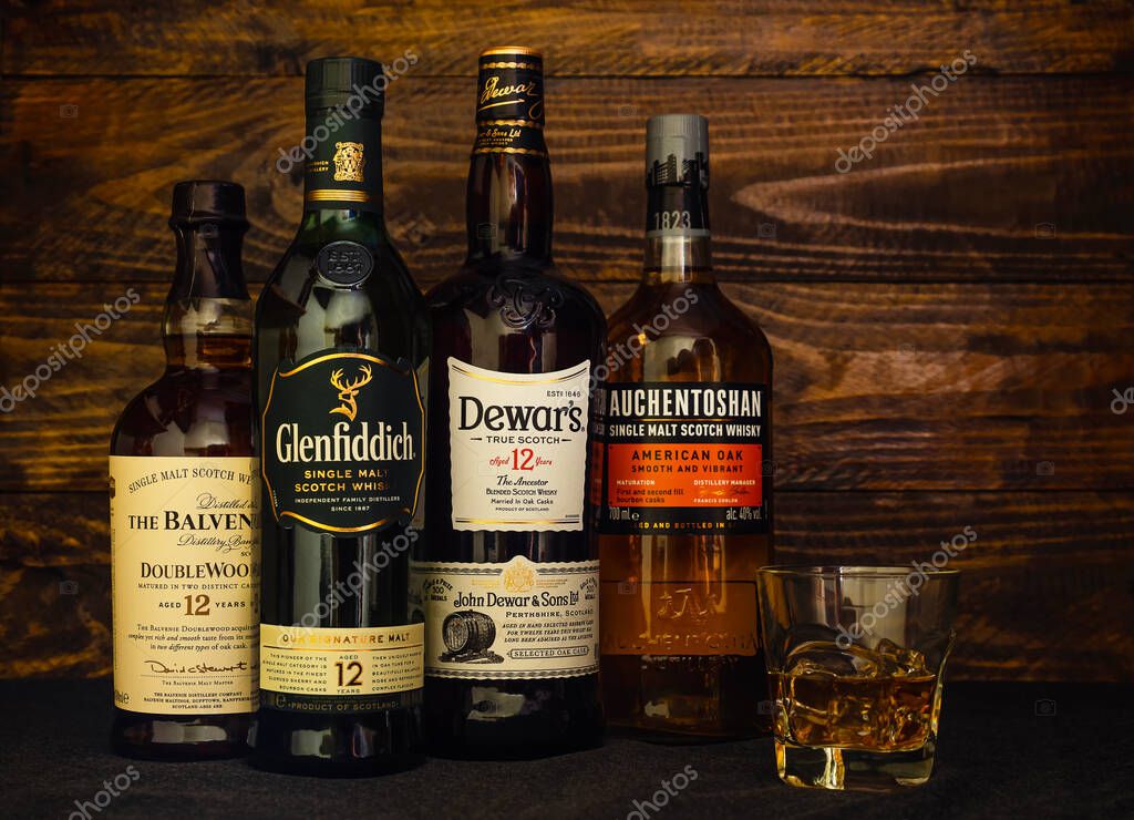 4 botellas de whisky escocés premium de 12 años: Balvenie, Auchentoshan ...