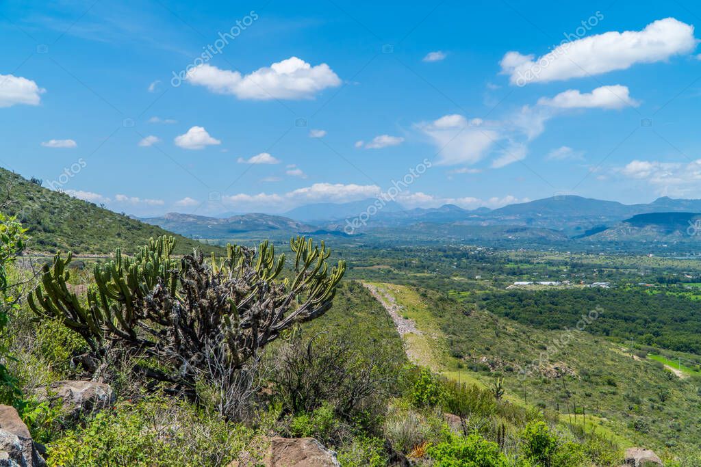 Para llamar a TASQUILLO, en MEXICO