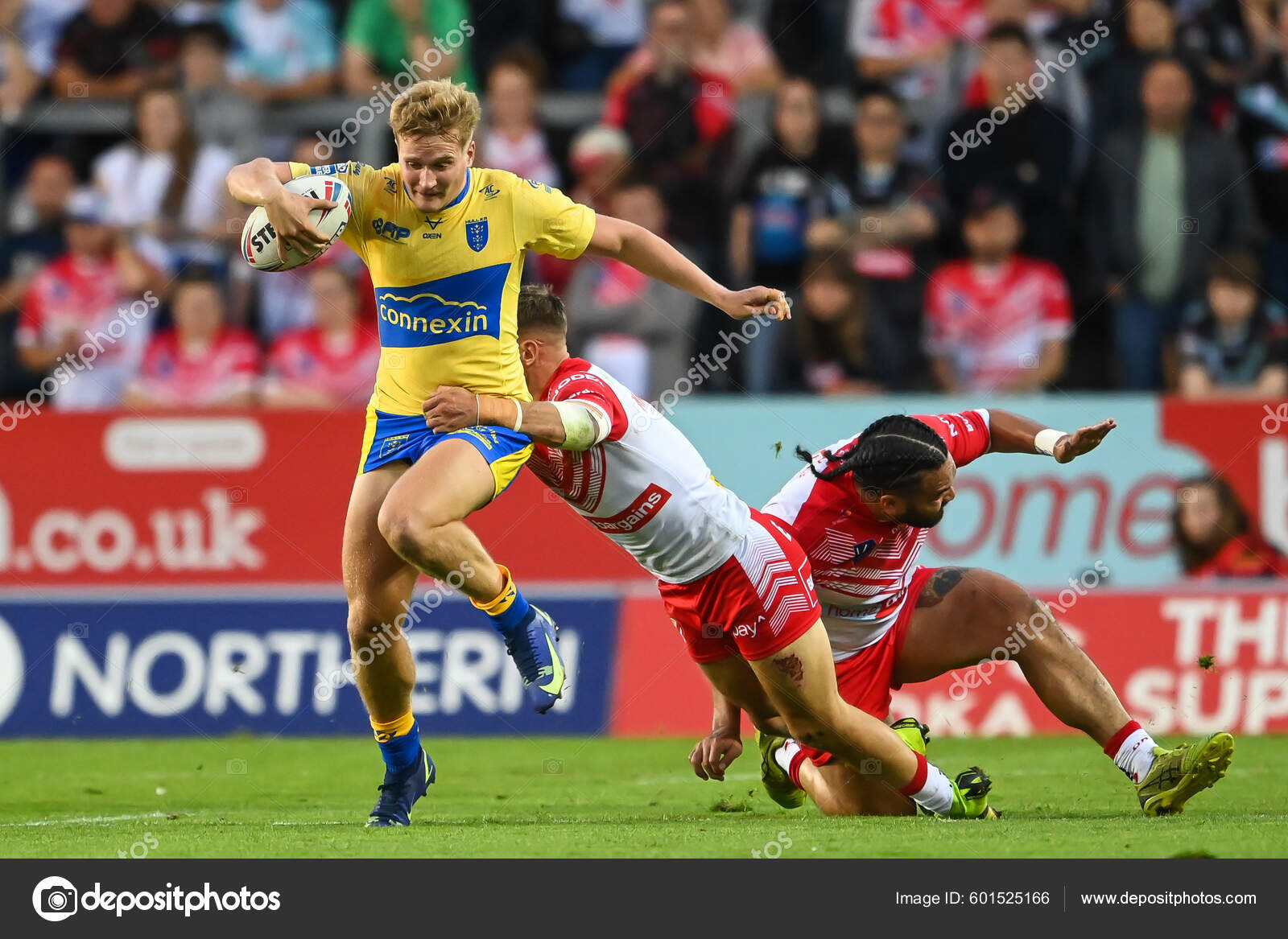 Tate Hull Tackled Tommy Makinson Helens – Stock Editorial Photo ...