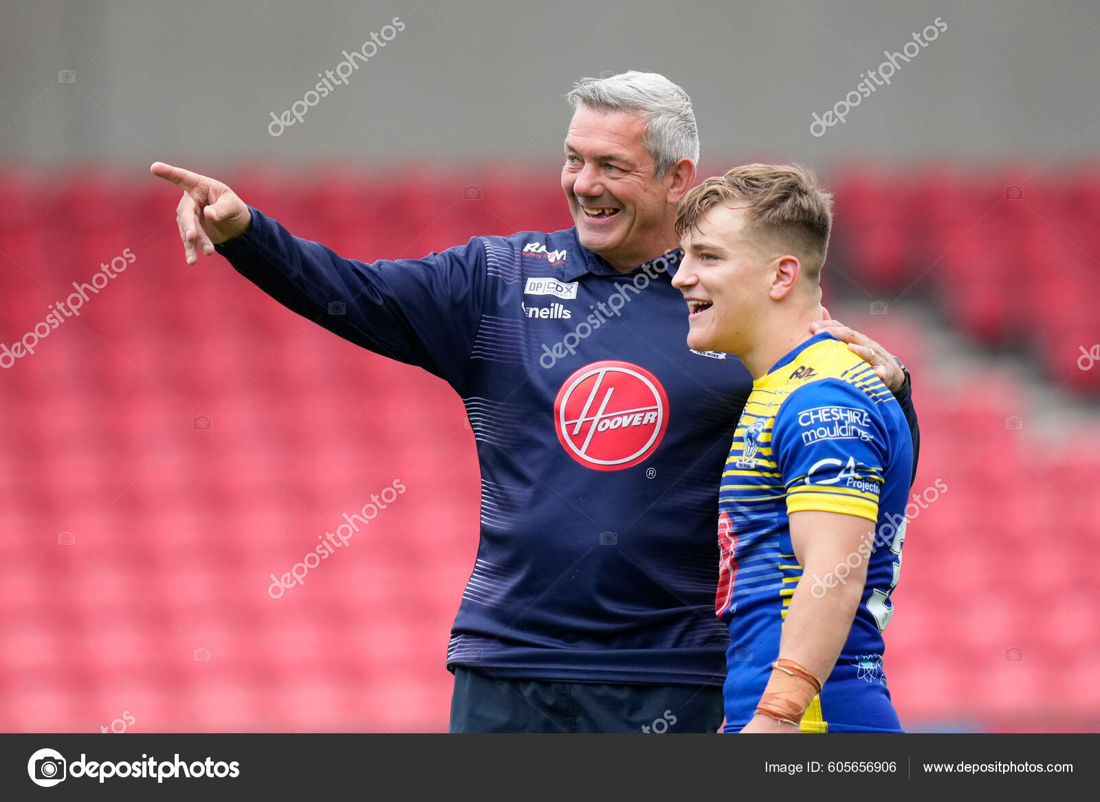 Daryl Powell Head Coach Warrington Wolves Points Crowd Leon Hayes ...