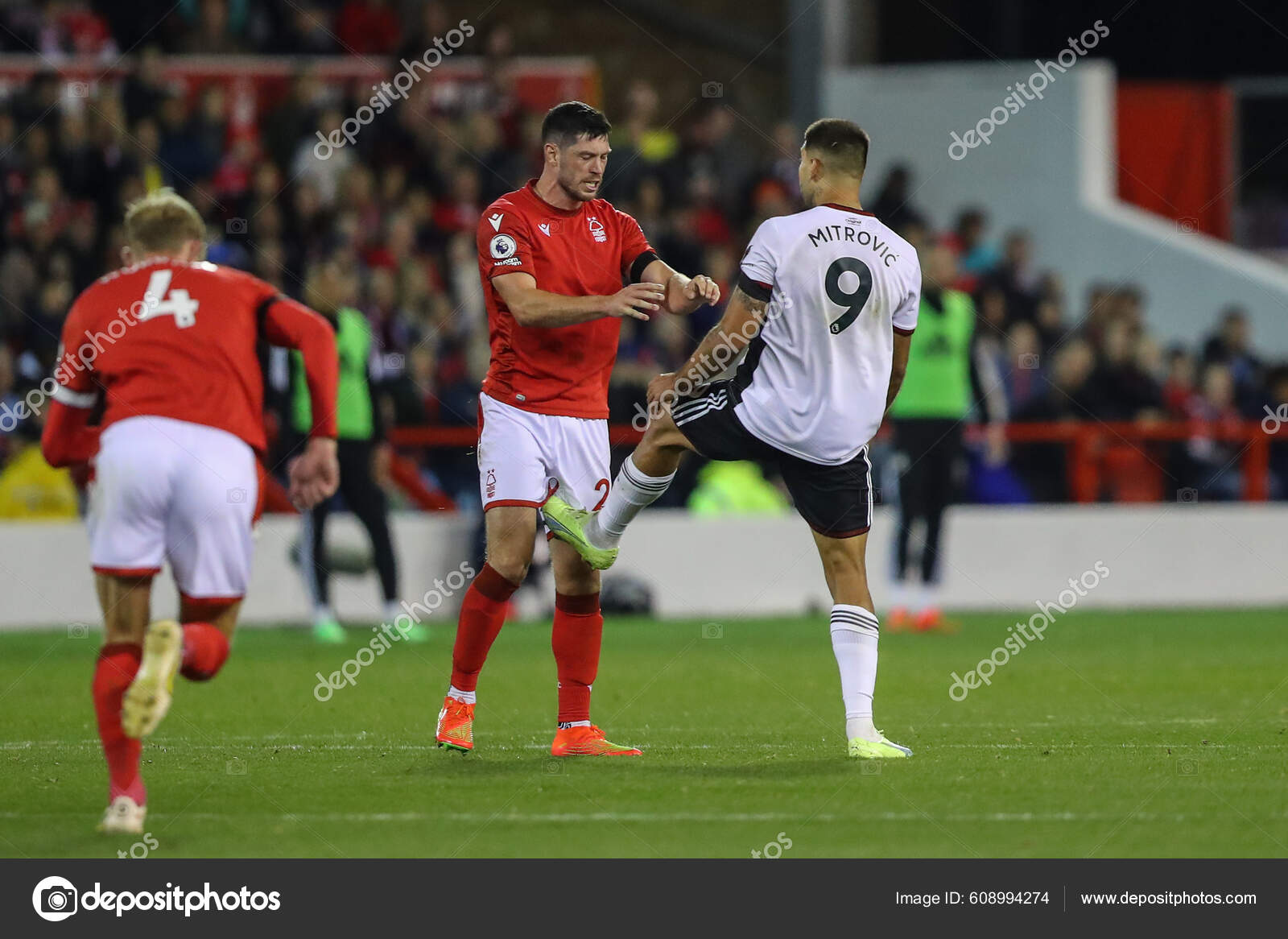 Scott Mckenna Nottingham Forest Pushes Aleksandar Mitrovi Fulham ...