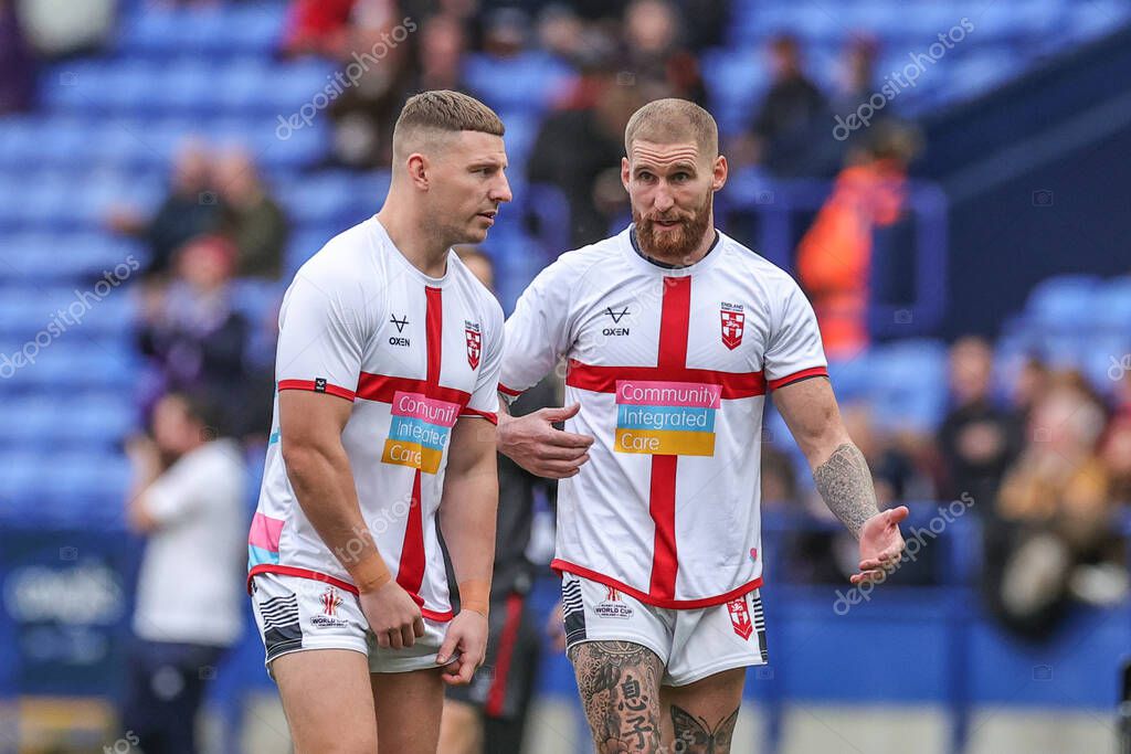 George Williams de Inglaterra y Sam Tomkins de Inglaterra charlando ...