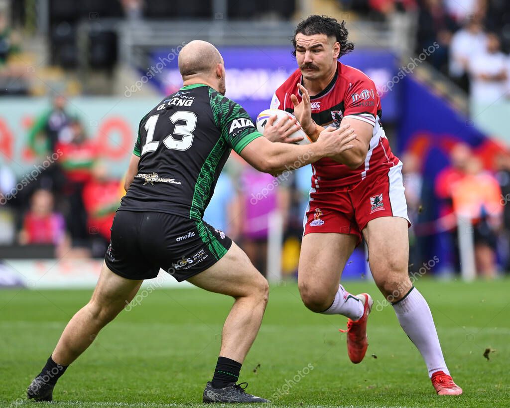 Khalil Rahme de Líbano es abordado por George King de Irlanda durante ...